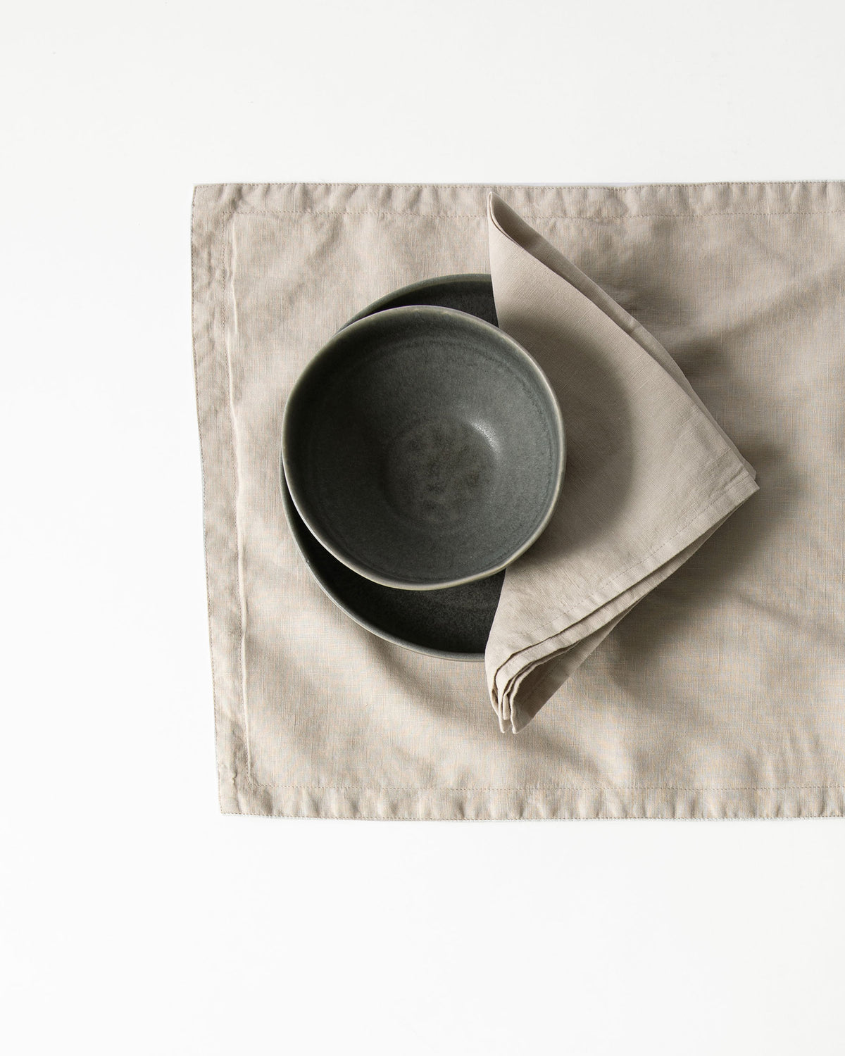 Bordbrikke Lin - Warm Grey – Balthazar Interiør